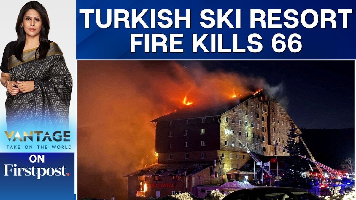 Mexicans Hold Anti-Trump Protests Outside US Embassy in Mexico City ...