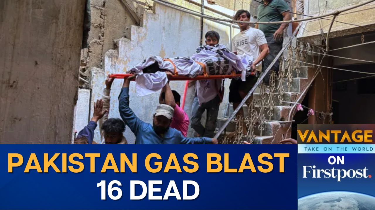Gas Explosion Causes Building Collapse in Karachi | Vantage on Firstpost