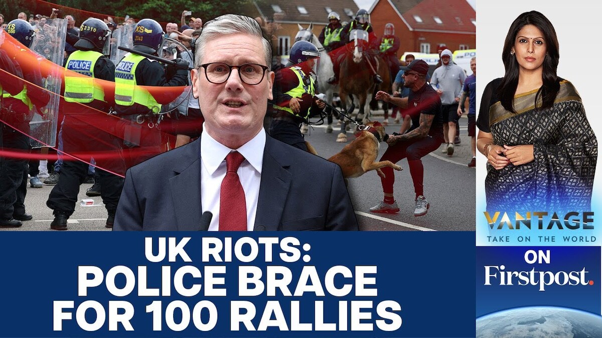 UK on Edge due to Riots: 6,000 Police Officers Mobilised